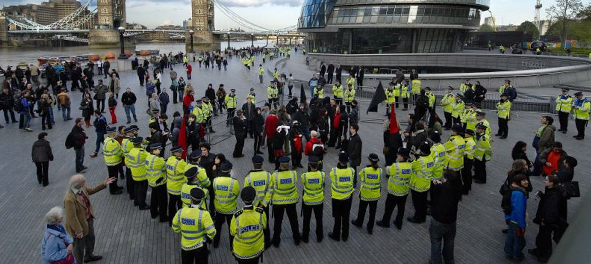 Metropolitan Police pay £10,000 in damages to a woman arrested at the ...